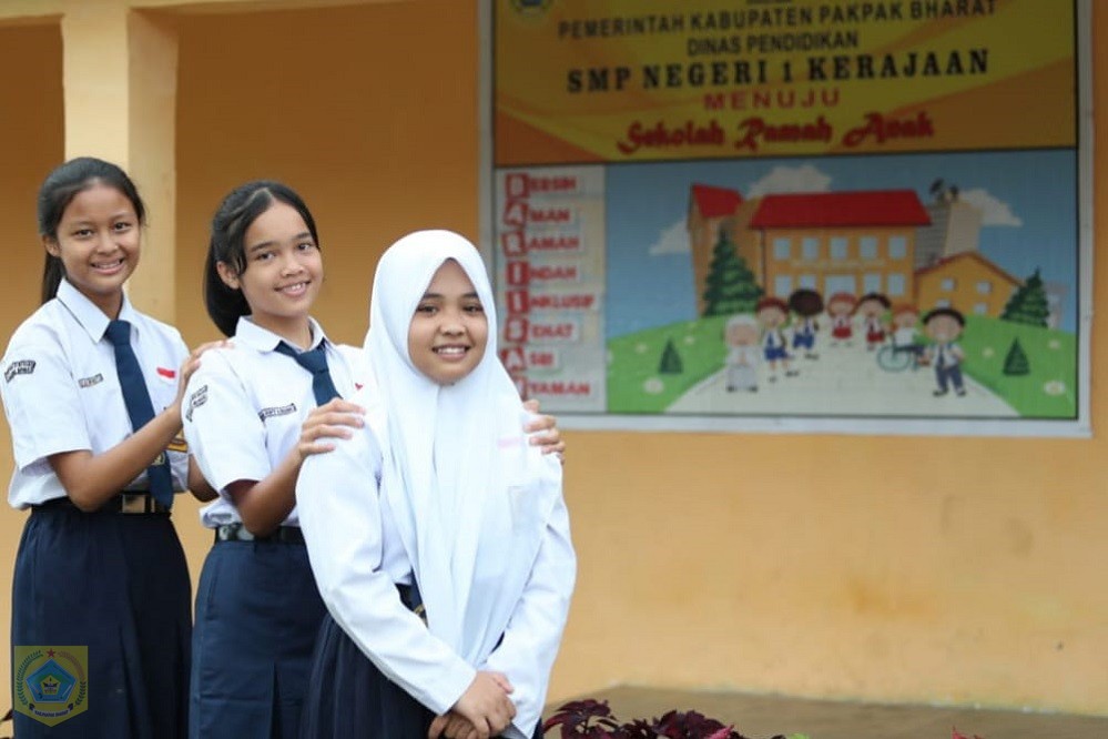 Tiga Pelajar Pakpak Bharat Berpidato Dalam Tiga Bahasa
